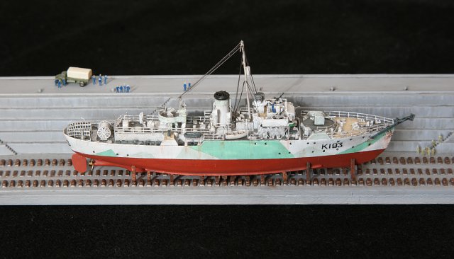 HMS Buttercup im Trockendock 1/700 von Stefan Labich